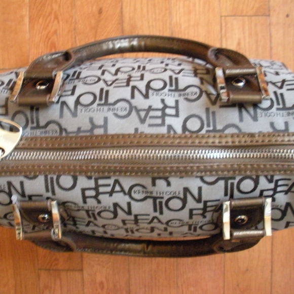 Kenneth Cole Reaction | Bags | Womens Kenneth Cole Reaction Logo ...